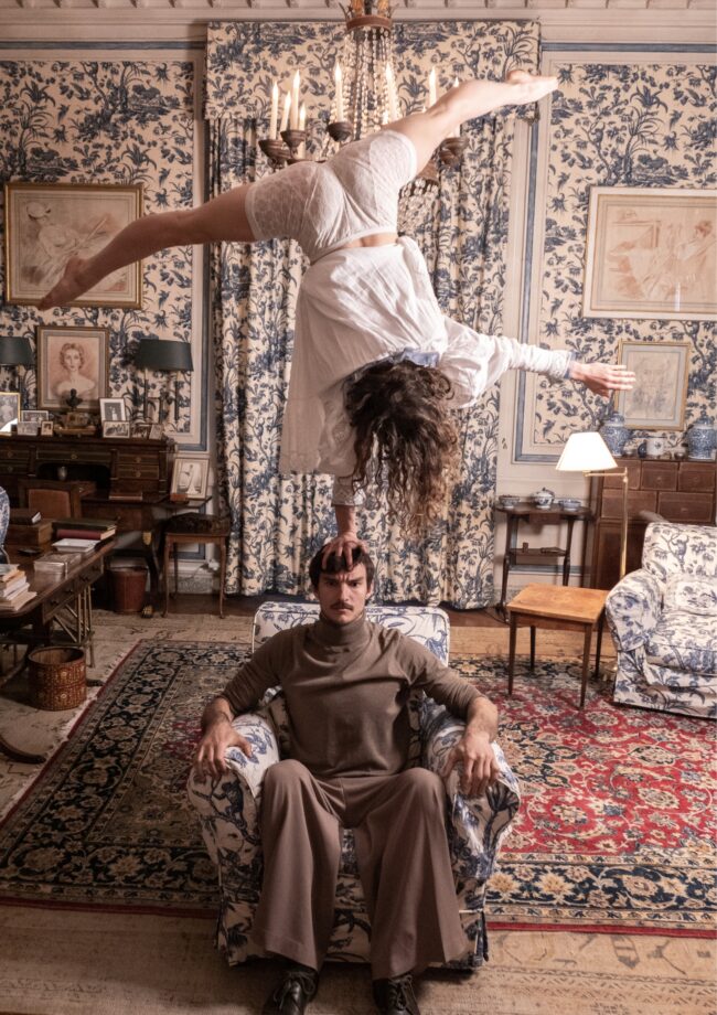 ENTRE CHIENS ET LOUVES | Spectacles | Cirque Le Roux